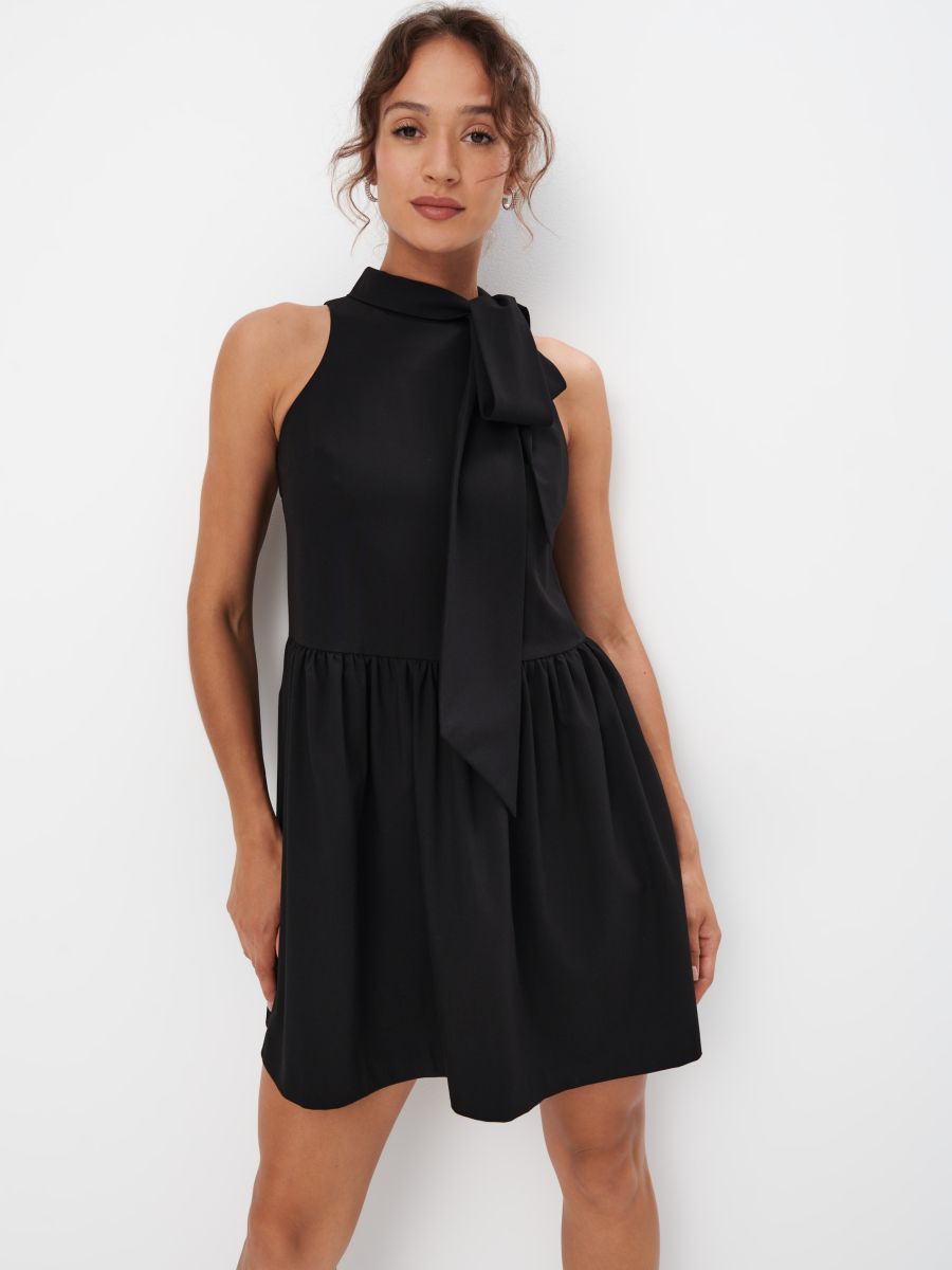 Mini haljina sa mašnom Boja crno - MOHITO - 146CG-99X
