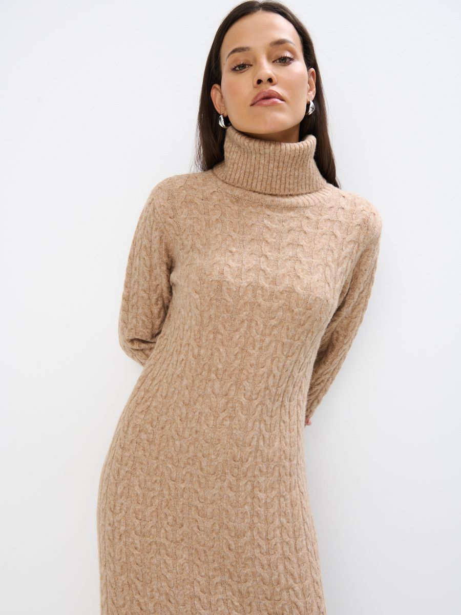 Midi haljina s dolčevitom Boja bež - MOHITO - 478CG-08X