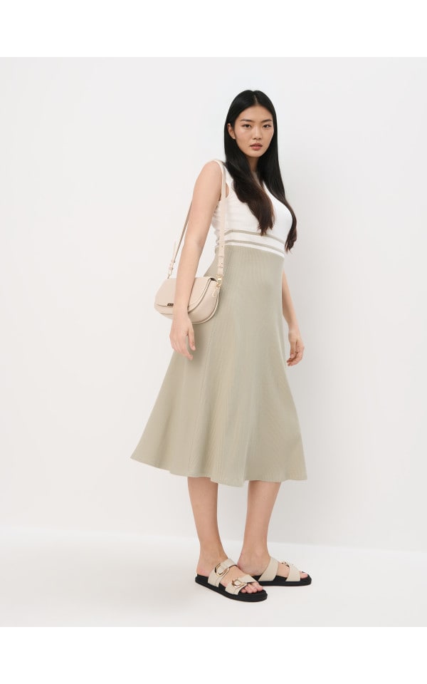 Sukienka midi o kroju litery A Kolor zielony - MOHITO - 502GR-07X