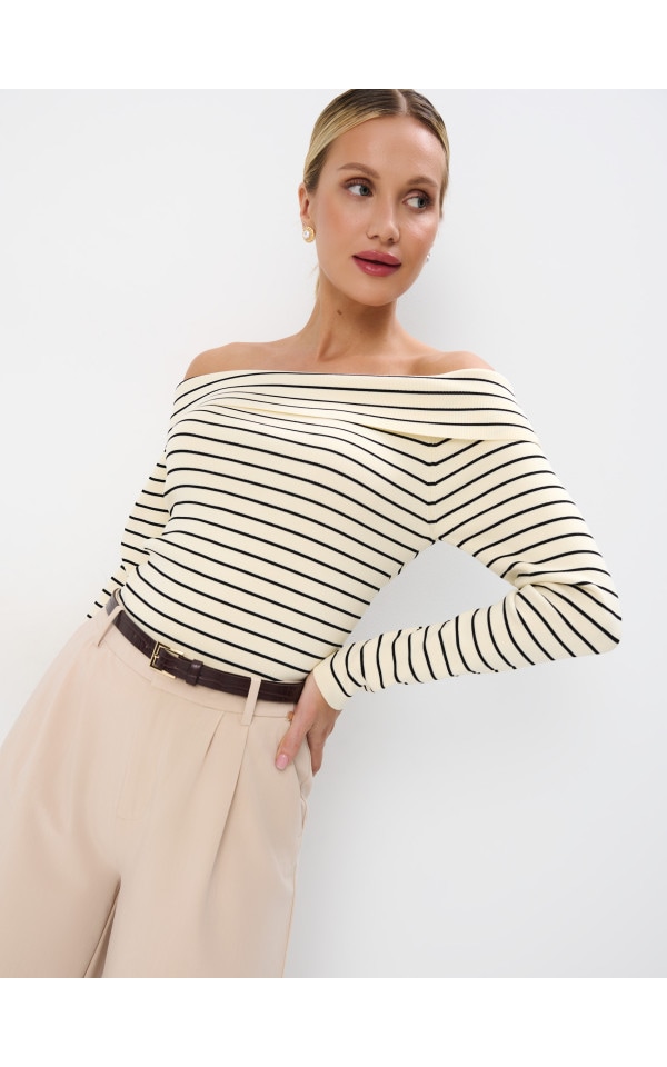 Sweter z odkrytymi ramionami w paski Kolor kremowy - MOHITO - 988CB-01P